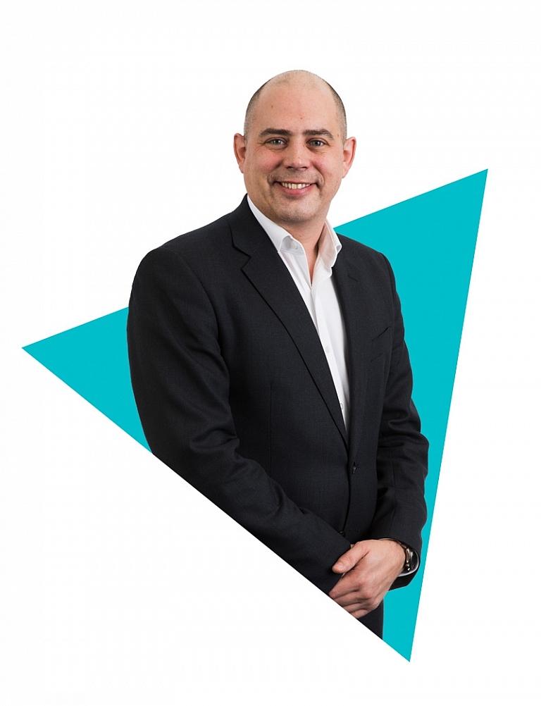 Tax and visa considerations to be aware of if you're moving to the UK ...